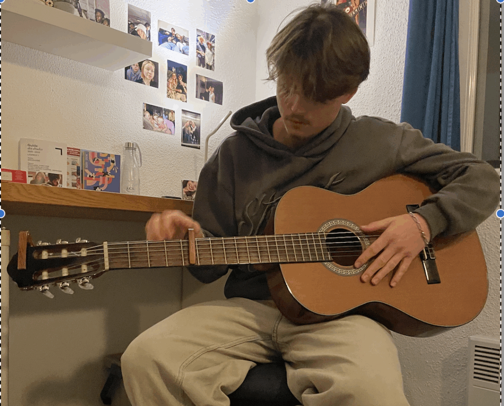 Antoine, l’étudiant à la guitare – Circonflex Mag